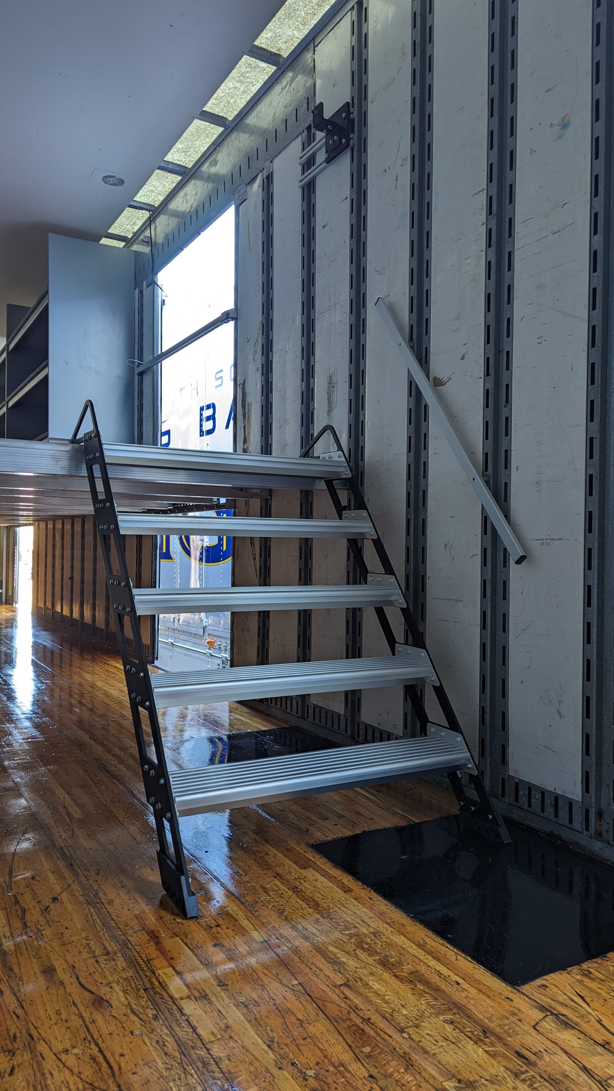 Manual Rear Stair – Clubhouse Trailer Company